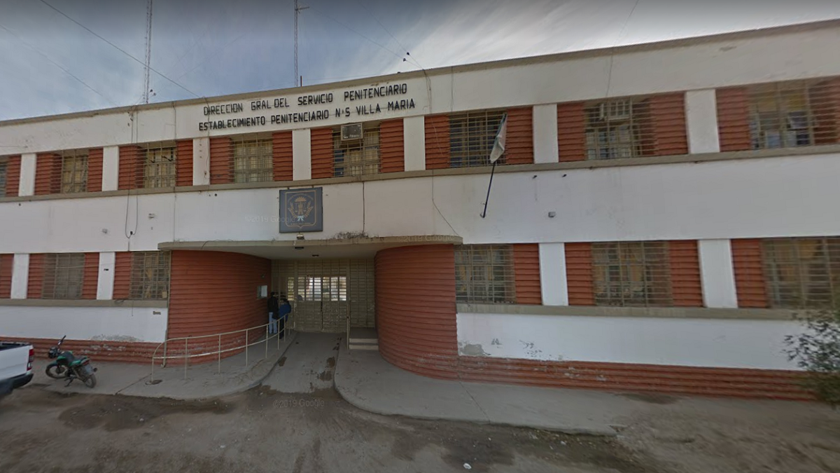 Familiares de internos se quejan de la higiene de la cárcel - Villa ...